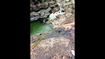 Vaitarna River: Body of 44-year-old found in Vaitarna river | Nashik ...