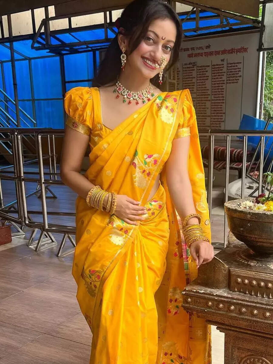 Manasi Naik embodies elegance in ethnic wear | Times of India