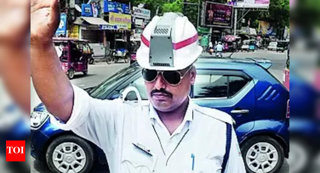 AC Helmet: Jharkhand Police Pilot Project: 1 Traffic Cop to Test AC ...