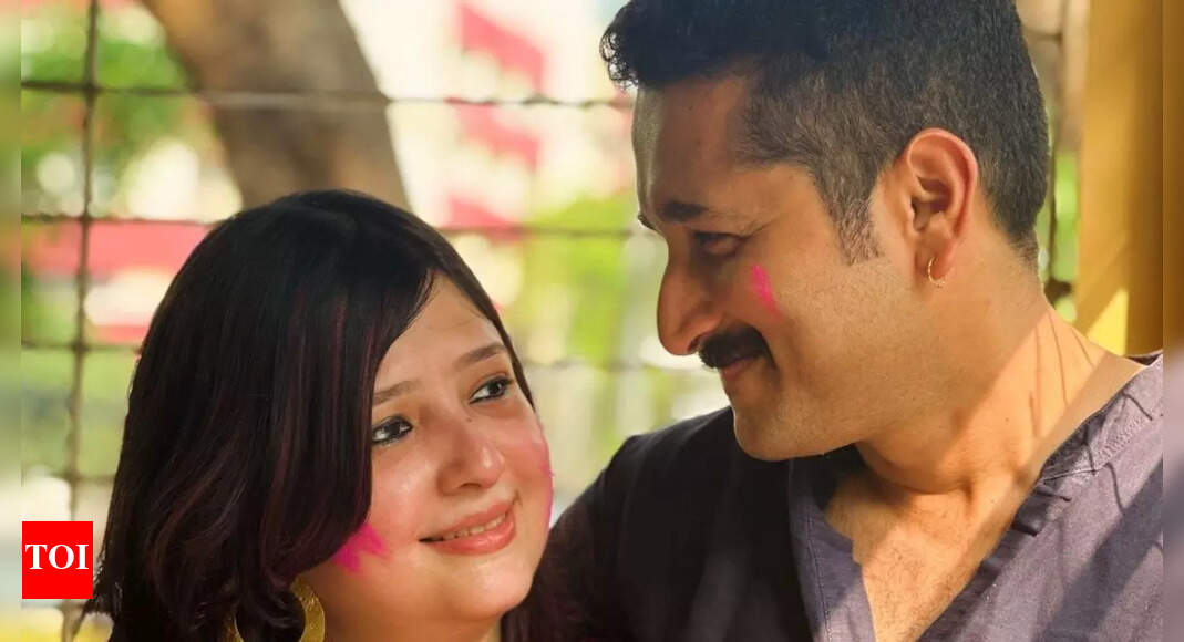 Parambrata Chattopadhyay and Piya Chakraborty’s Friday is all about homecoming melodies; the ...