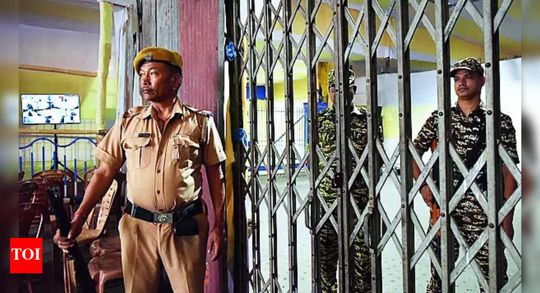 EVM Security: 14 companies forces, 2k cops guarding EVM strong rooms in Kolkata | Kolkata News ...