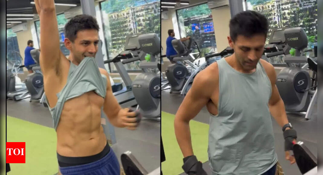 Kartik Aaryan Gives Monday Motivation With Some Weightlifting Pull Ups Like A Pro Fans Respond