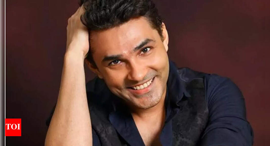 Mazher Sayed reveals he has added 'comic touch' to his 'Janani-AI Ki ...