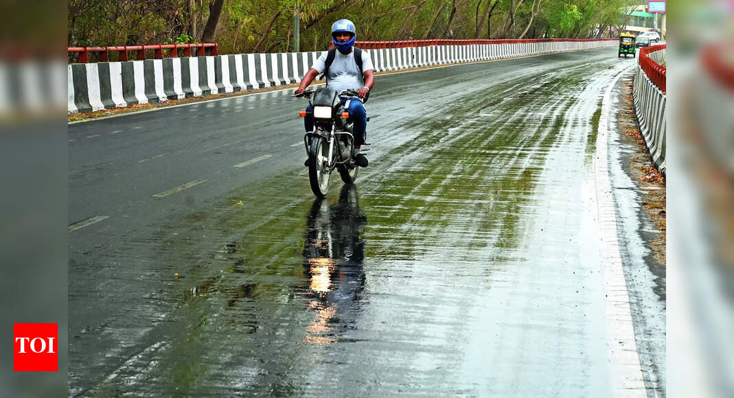 Rain Respite After A Hot & Humid Day | Delhi News - Times of India