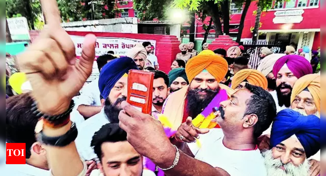 AAP: AAP’s Kang edges past Singla in a tight fight in Anandpur Sahib ...
