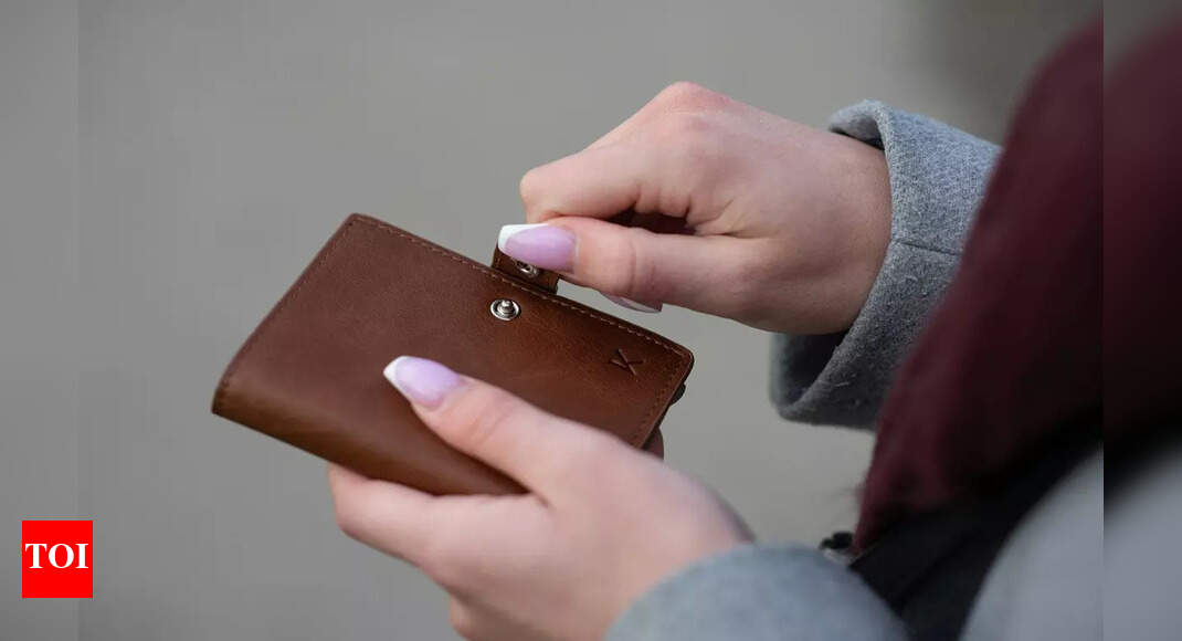 Wallets For Women: Trendy and Functional Must Have Wallets for Women ...