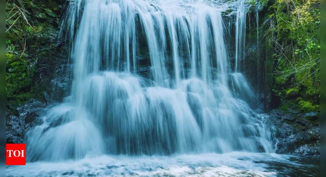 China’s highest waterfall gets little help from pipe - Times of India