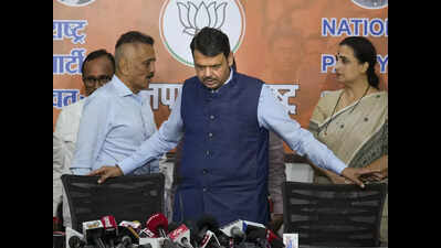 Maharashtra Flop: Devendra Fadnavis offers to resign as Maharashtra deputy chief minister ...