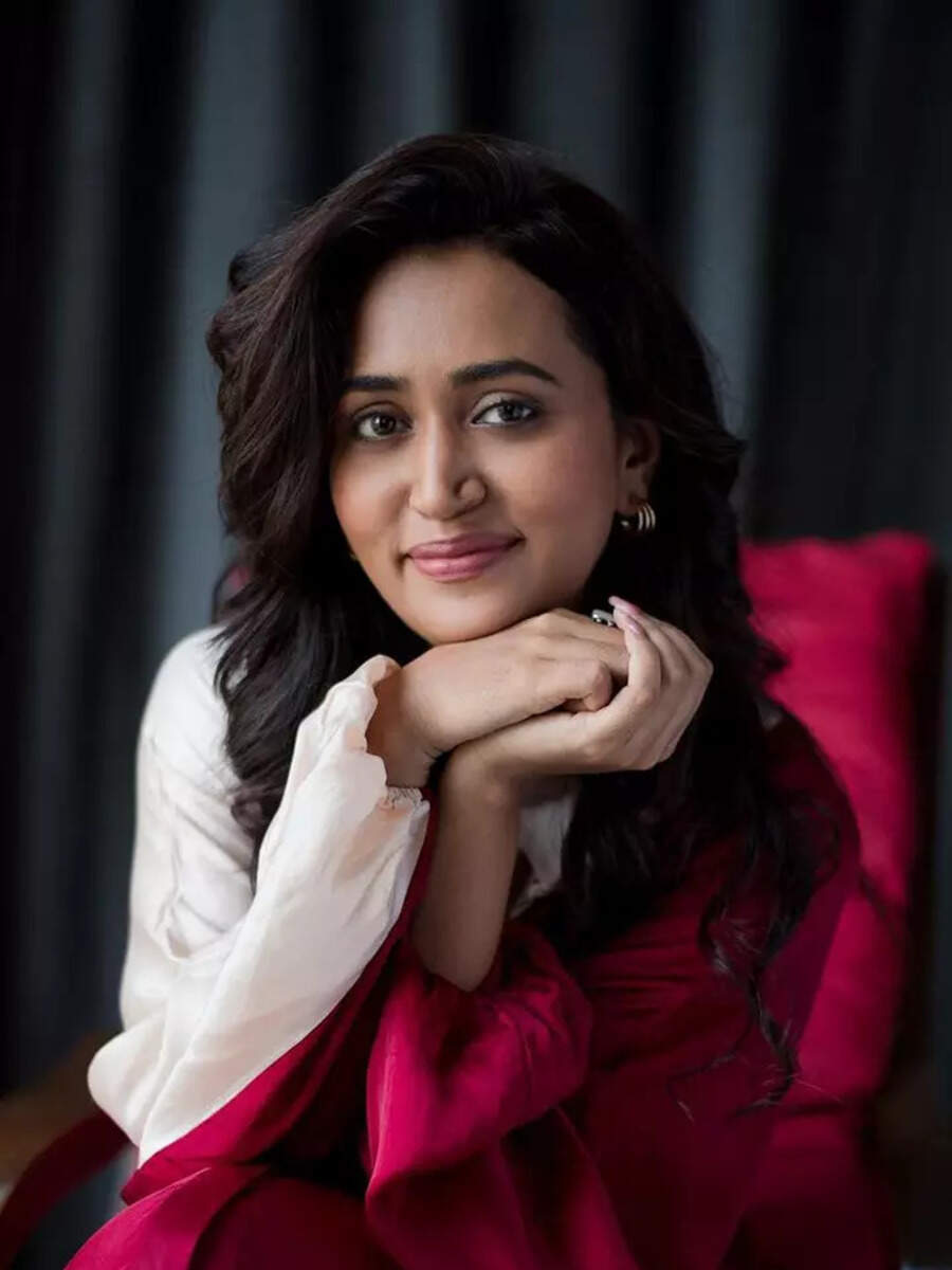 Panchayat's Pinki aka Sanvikaa proves she's a fashion queen | Times of ...