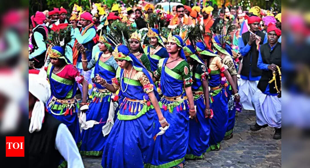 Tribal Arts: Tribal arts, crafts, flavours aplenty at Mahua Mahotsav ...