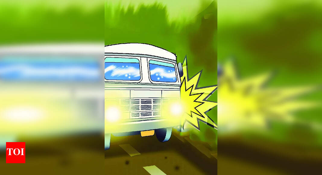 Auto-Rickshaw Collides With Bus: Fatal Accident: 50-Year-Old Dies in ...