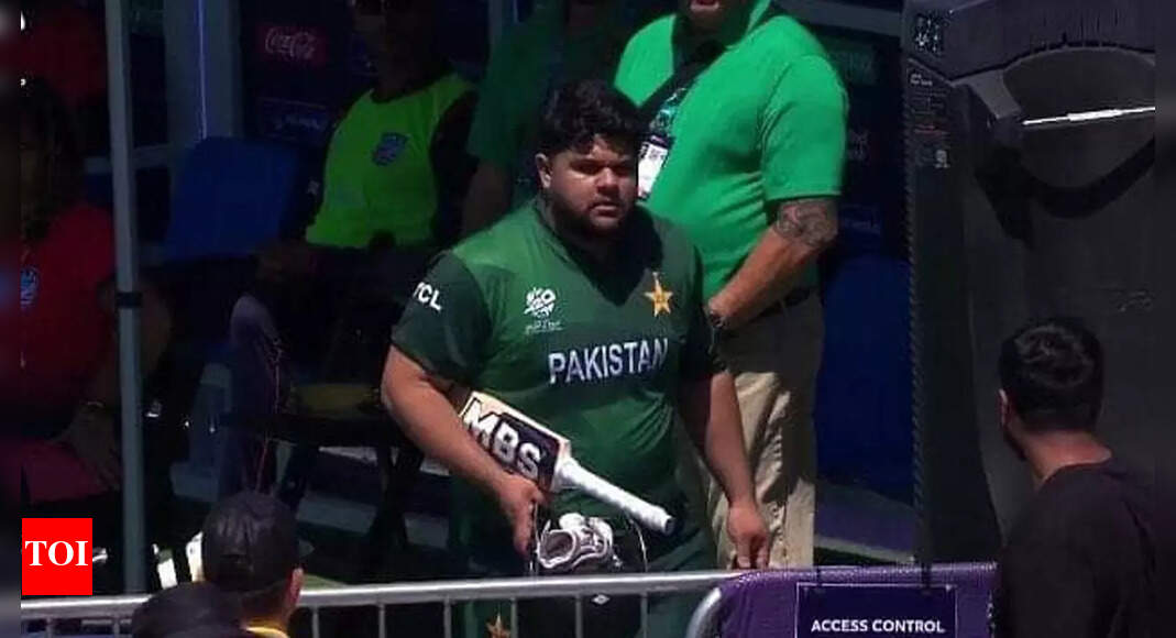 Watch: Pakistan's Azam Khan gives 'deadly stare' to abusive fan after ...