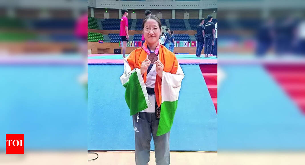 Taekwondo Champ Rupa Bayor: Taekwondo champ Rupa Bayor bags a bronze at ...