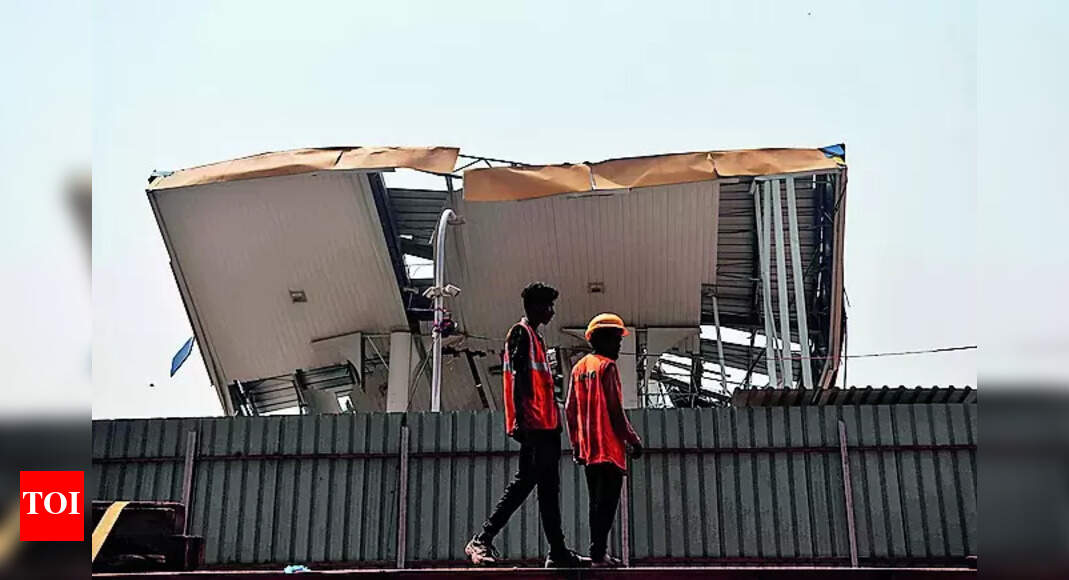 Hoarding: Ghatkopar Hoarding Collapse Due to Deficient Foundation: Interim Probe Report | Mumbai ...