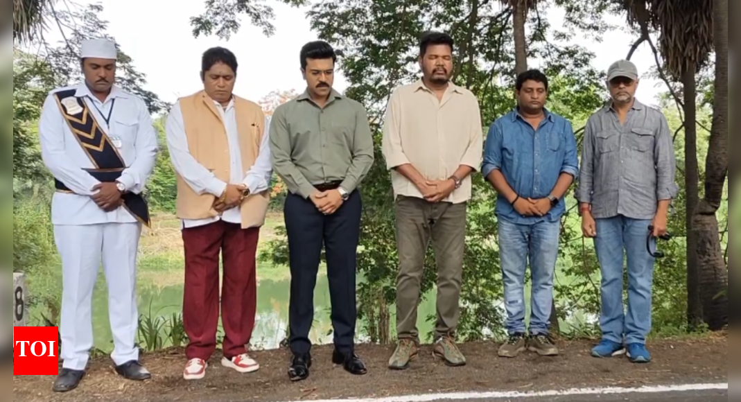 Ram Charan, Shankar, Sunil and team pay their respect to Ramoji Rao on ...