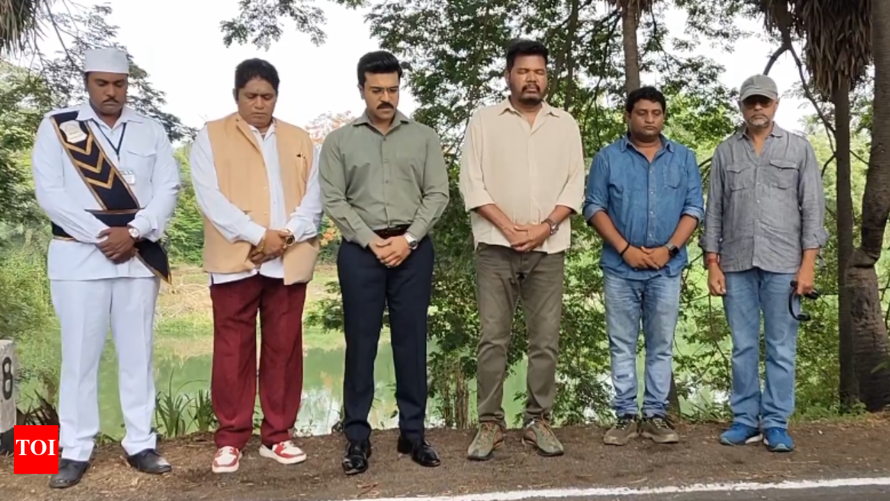 Sunil Shankar Pakistani Actor 60 Photos - Moonagedaydream.film
