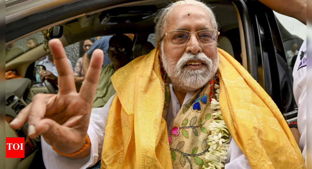 Sudip Bandyopadhyay will continue to lead TMC in LS | Kolkata News - Times of India