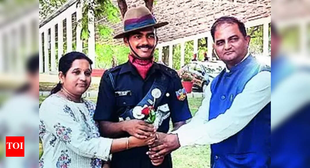 Lieutenant Aniket Sahadev Kumbhar: Lieutenant Aniket Sahadev Kumbhar ...