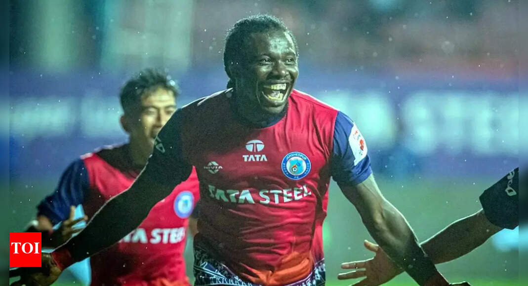 Daniel Chima Chukwu: Nigerian striker joins Chennaiyin FC, reunites ...