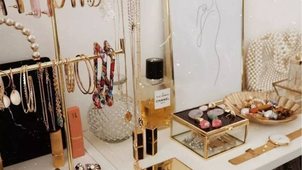 Accessorizing 101: How To Elevate Your Outfit With The Right Accessories