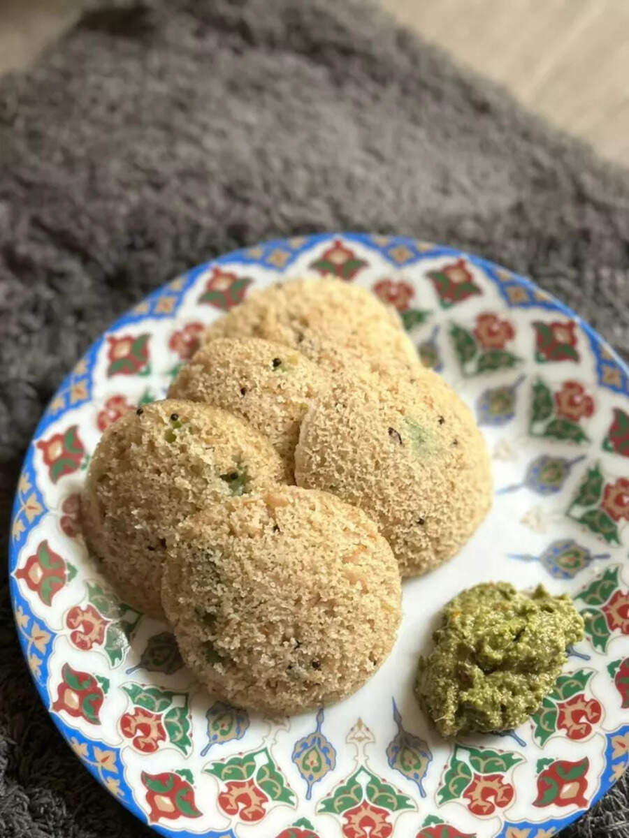 Oatd and Sooji Idli Recipe: How to make weight-loss-friendly Oats and ...