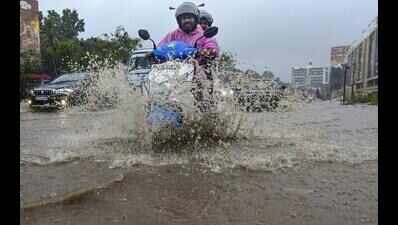Several parts of Mumbai witness waterlogging as heavy rains lash city; IMD issues yellow alert ...