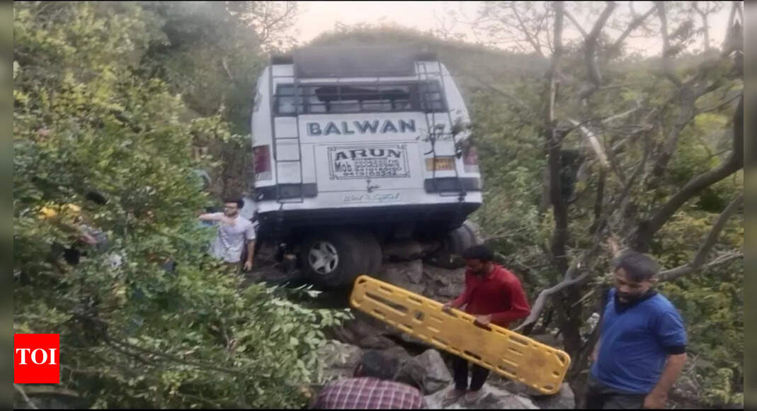 Terrorists from Pak suspected to be behind J&K bus attack | Jammu News ...