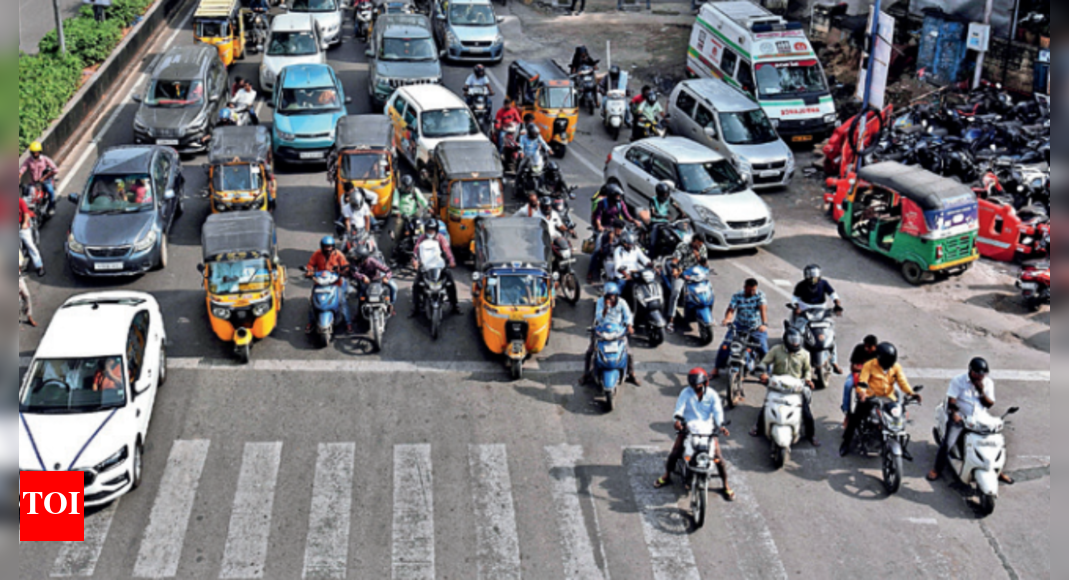 Free-left at 100 intersections gets green signal, to ease city gridlock ...