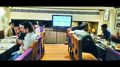 India Vs Pakistan: Late-night crowd surge at restaurants as India ...