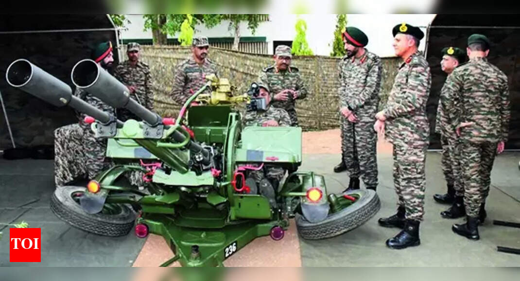 Sudarshan Chakra: Sudarshan Chakra GOC visits White Tiger division ...