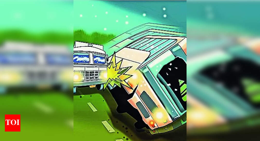 Bus Rams Truck: Bus Rams Truck on Indore-Bhopal Road | Bhopal News ...