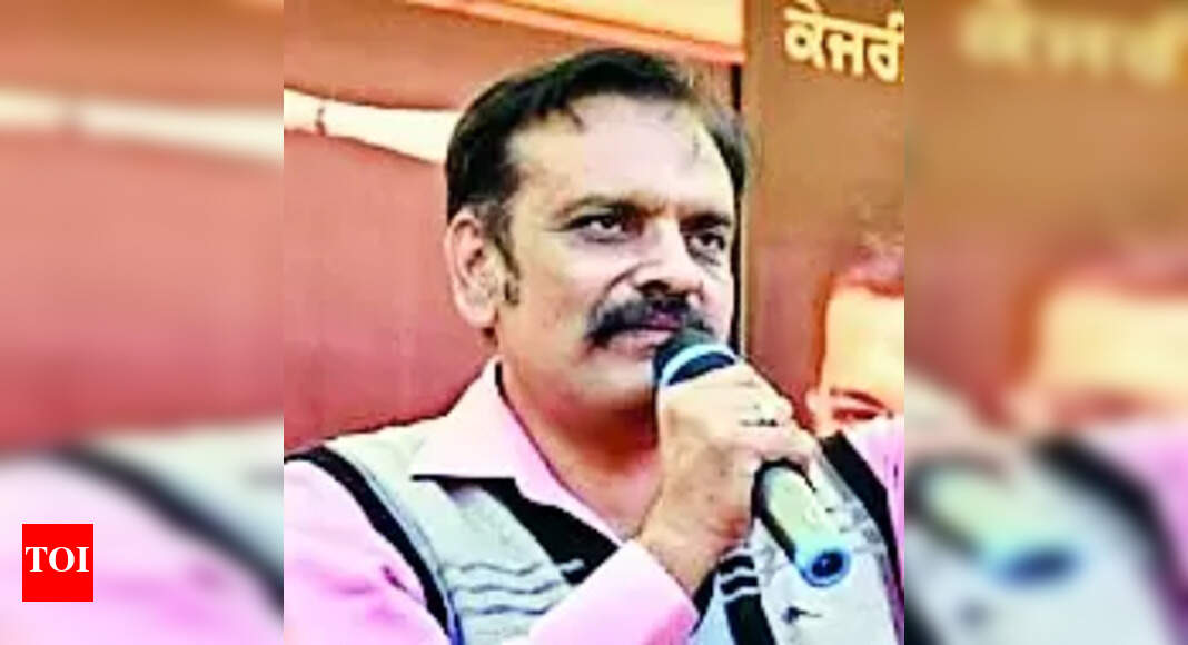 Punjab Chief Minister Bhagwant Mann: Punjab CM Bhagwant Mann Meets AAP Leaders from Fatehgarh ...