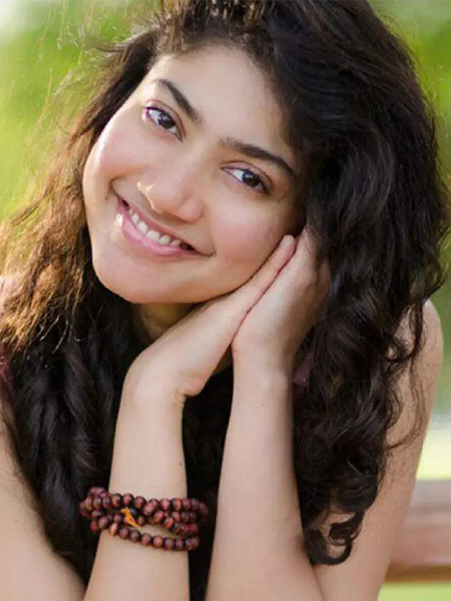 Sai Pallavi embodies natural beauty with effortless grace | Times of India