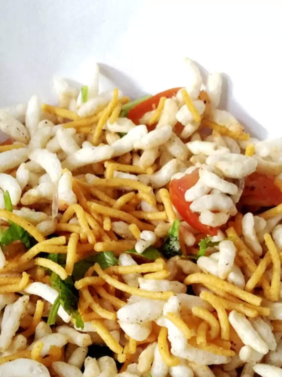 How to make Mumbai-style Murmura Bhel for weight loss | Times of India