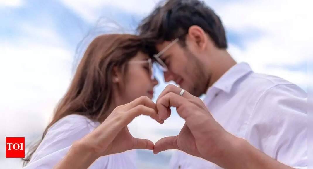 What is Pebbling, a viral romance trend that people are copying from ...