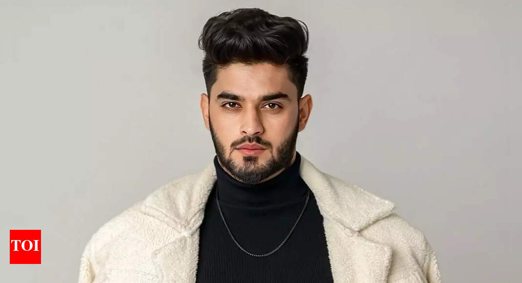 Splitsvilla X5: Arbaz Patel stands tall, battles Siwet solo - Times of ...