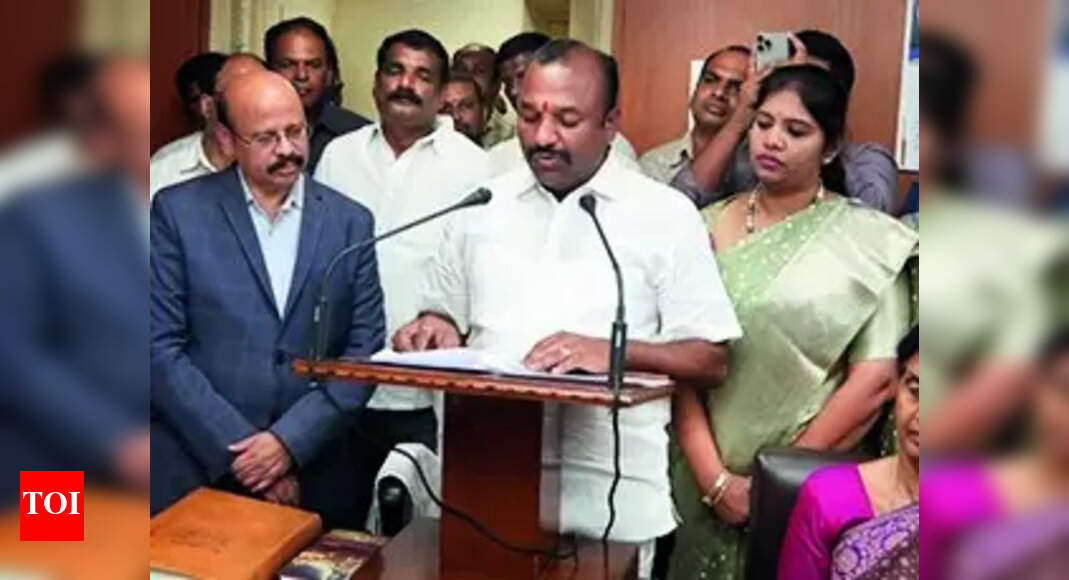 Naveen Reddy: BRS’ Naveen Reddy sworn-in as MLC | Hyderabad News - Times of India