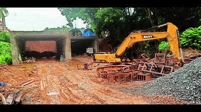 RUB Construction: Delay in RUB work causes inconvenience | Mangaluru News - Times of India