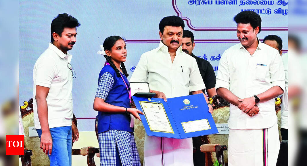 CM Rewards: CM rewards centum scorers, inaugurates smart classrooms ...