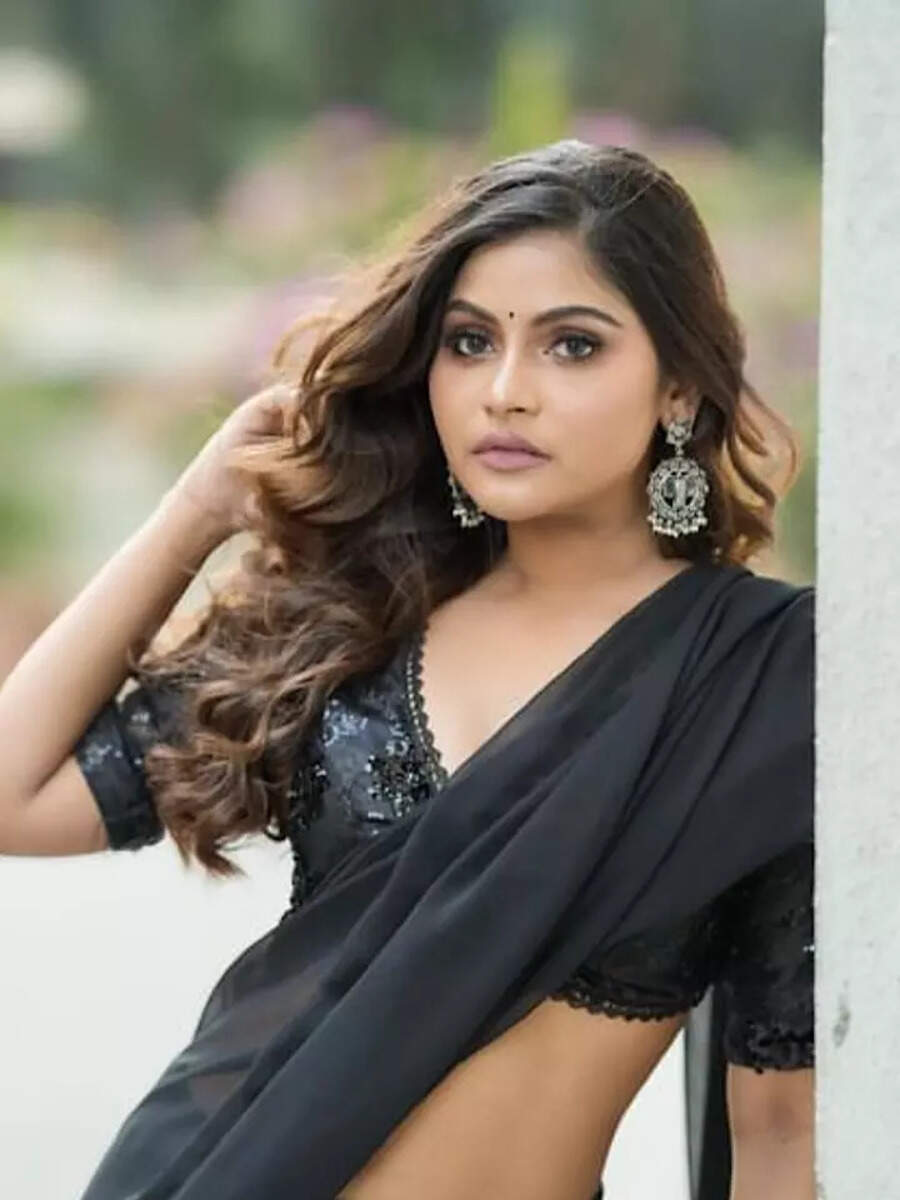 Queency Sneha stuns in her new photoshoot | Times of India