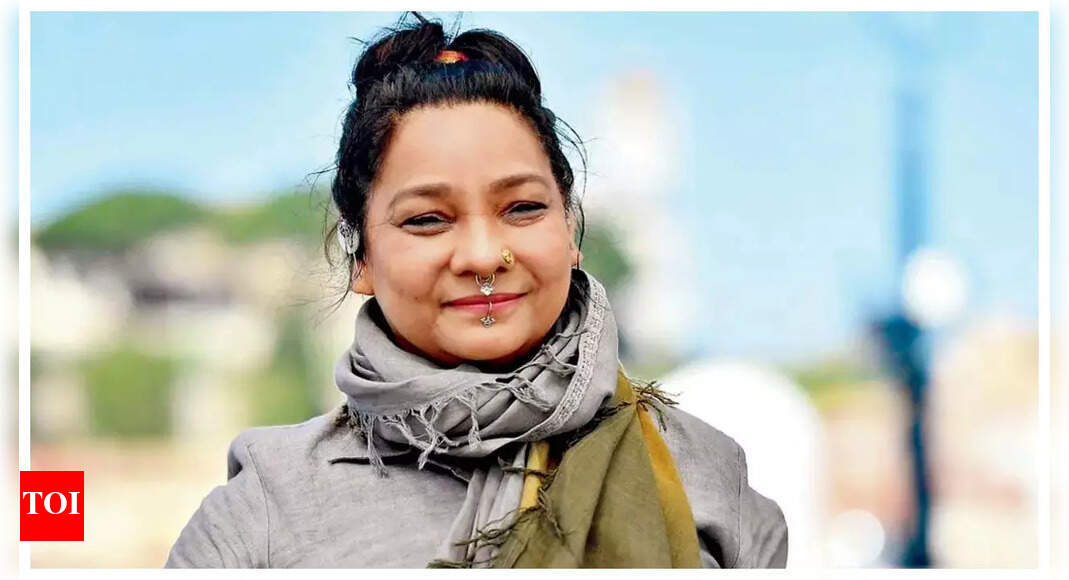 'Panchayat 3' actor Sunita Rajwar recalls being ashamed of her father's ...