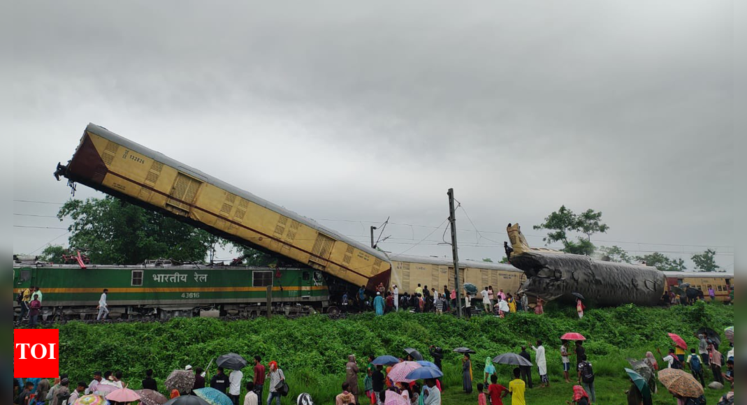 Kanchanjunga Express Accident : Injured assistant loco pilot may shed ...