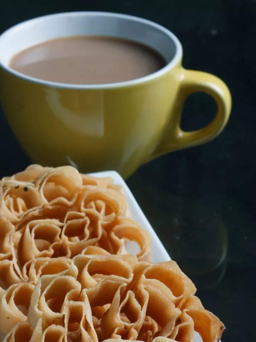 Achappam Recipe: The Kerala-Style Fried Rose Cookie For Snacking ...