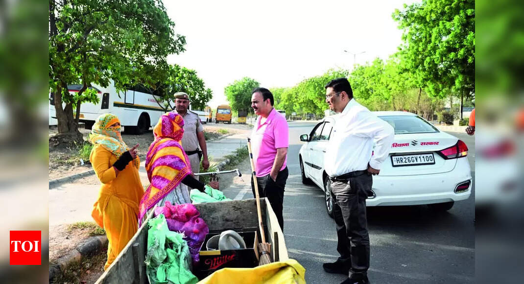 MCG Commissioner: MCG chief tours city to assess cleanliness ...
