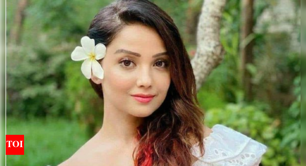 Exclusive - Naagin fame Adaa Khan: Emotionally taxing scenes allow me ...