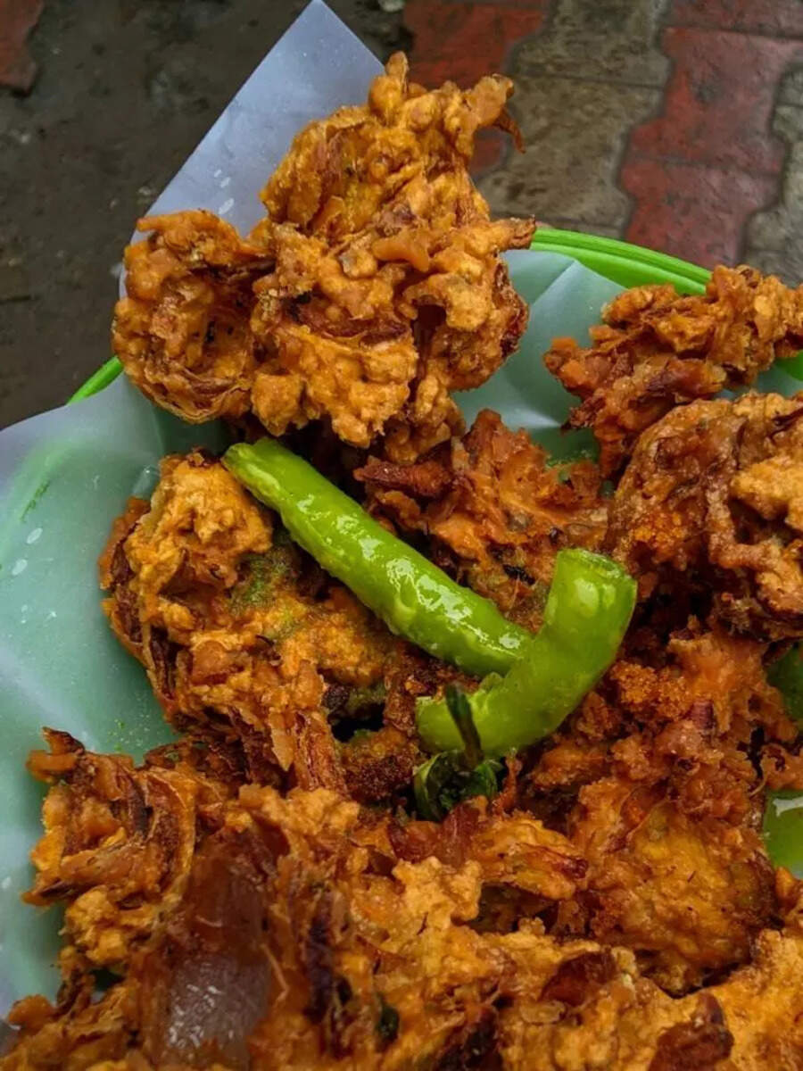 10 Deep-Fried Indian Snacks For Monsoon Munching | Times Now