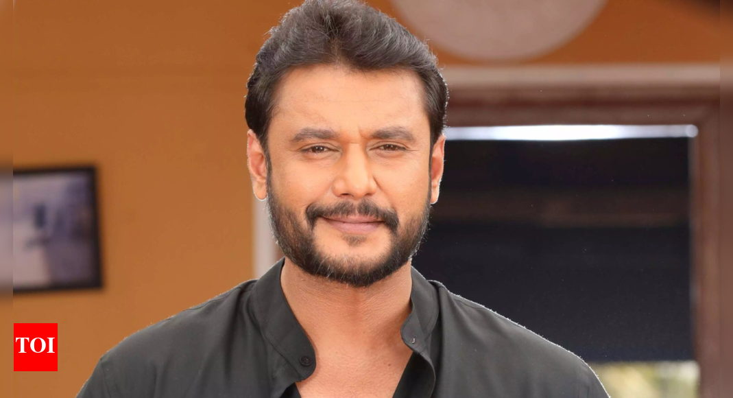 Did Darshan mistreat his mother Meena Thoogudeepa and brother Dinakar ...