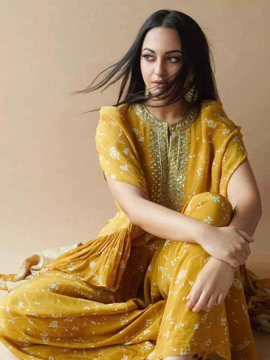 Sonakshi Sinha stuns in elegant ethnic wear | Times of India