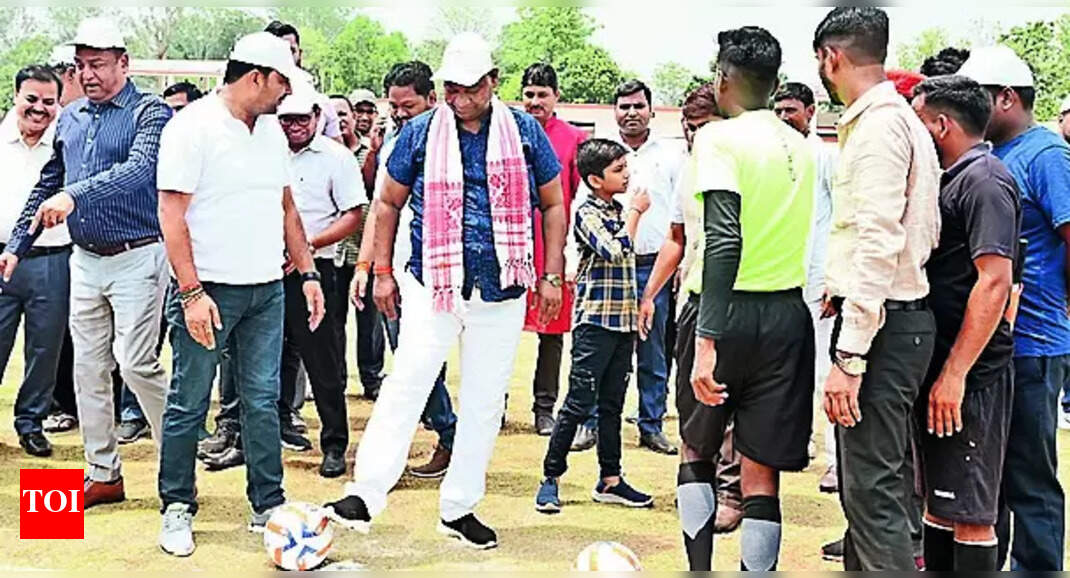 Football Tournament: 3-day district level football meet begins in ...
