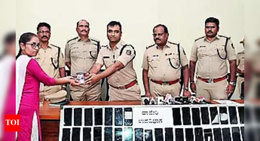 Haveri Police Recover 2,100 Stolen Mobiles in Last 18 Months | Hubballi ...